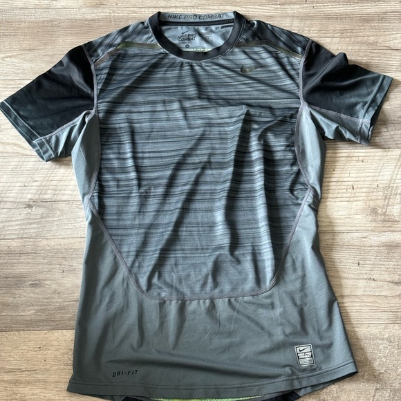 Nike | Shirts | Nike Pro Combat Compression Tshirt Mens Size Medium New ...